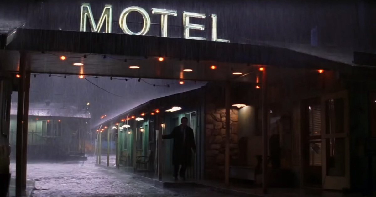 Identity Blu-ray Review - A Inspired Modern Film Noir Classic?